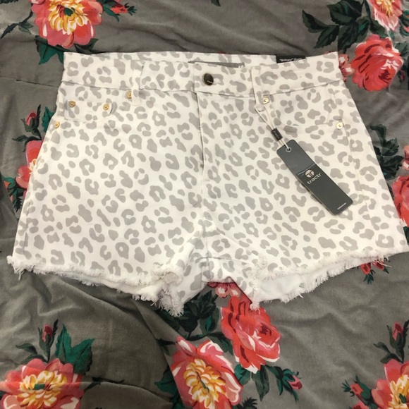 Tractr | Bottoms | Nwt Tractr Leopard Brittney Denim Shorts Girls Size ...